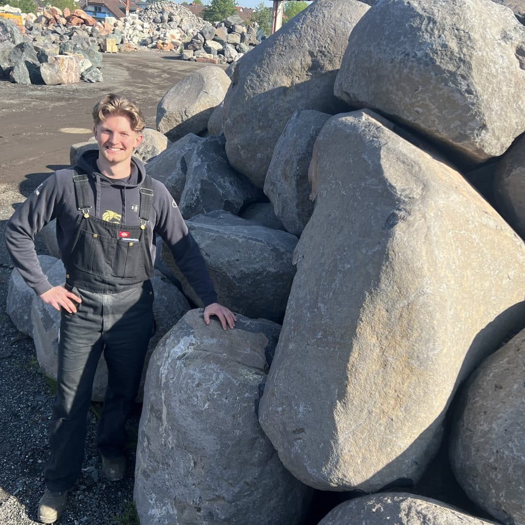 Schöne Basalt Findlinge lieferbar!