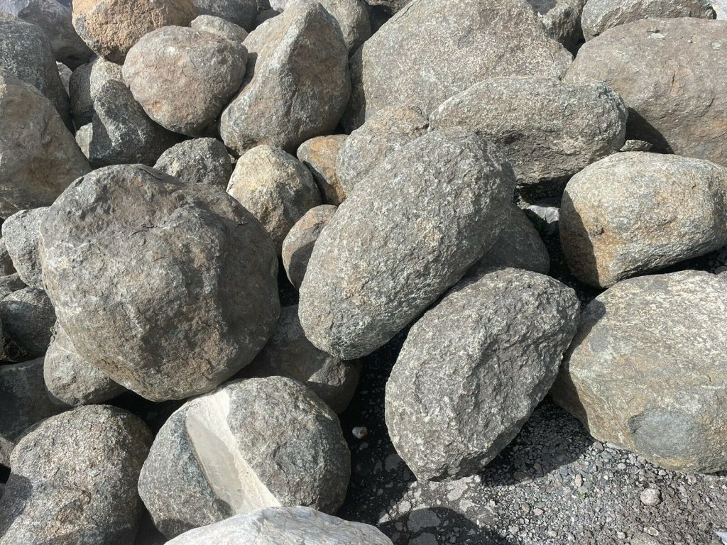 Grünbasalt Findlinge - BollerRocks