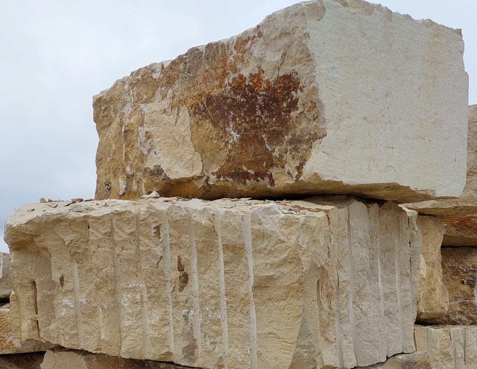 Jura Marmor Quaderstein Baustein Naturstein Steinblock auf Lager