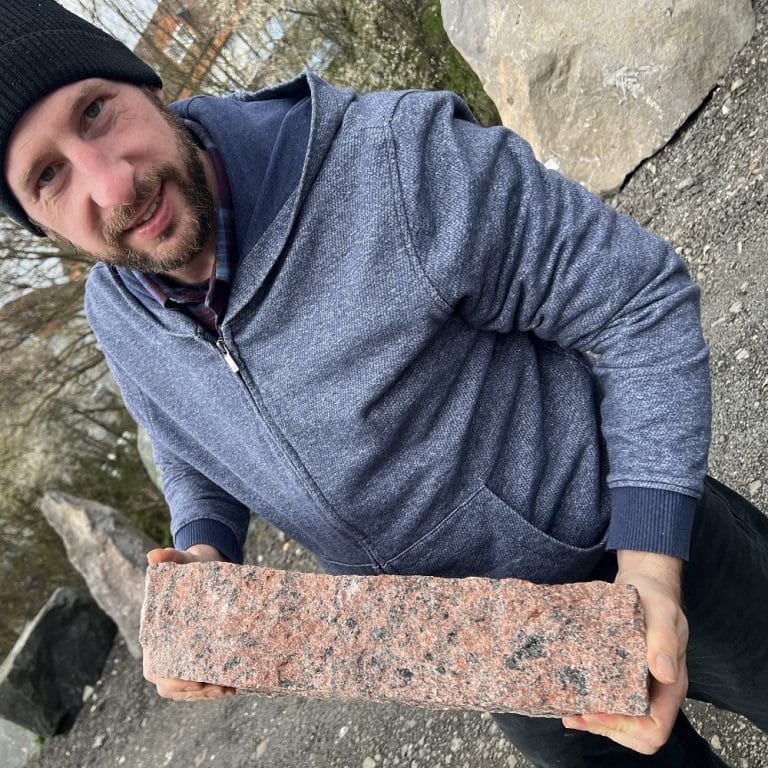 Granit Mauerstein Vanga rot gespalten 10x20x40 - BollerRocks