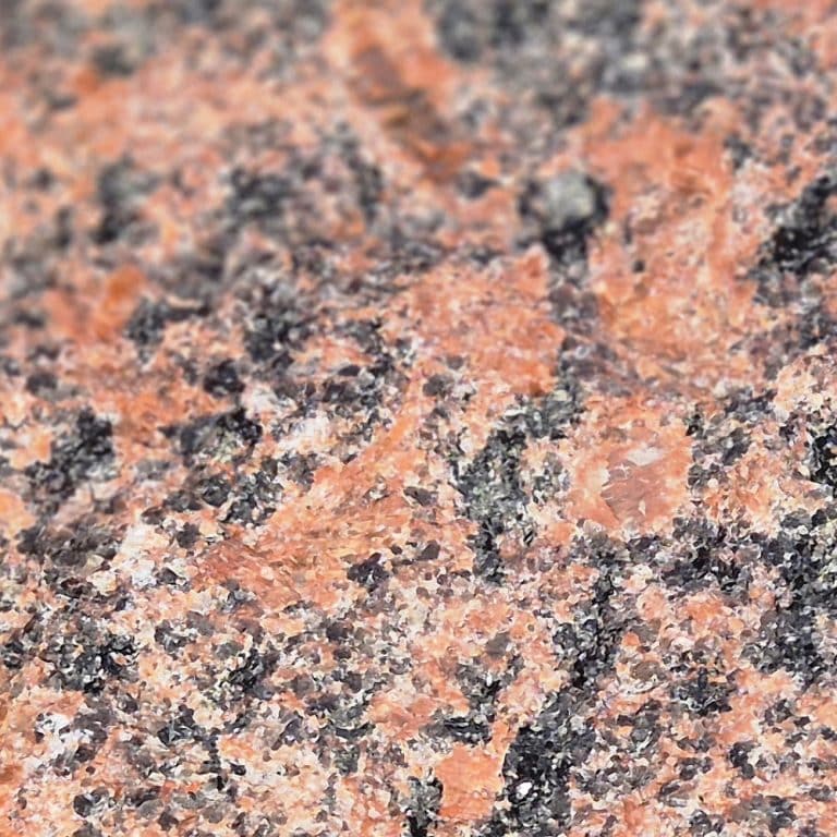 Granit Mauerstein Vanga rot gespalten 20x20x40 - BollerRocks