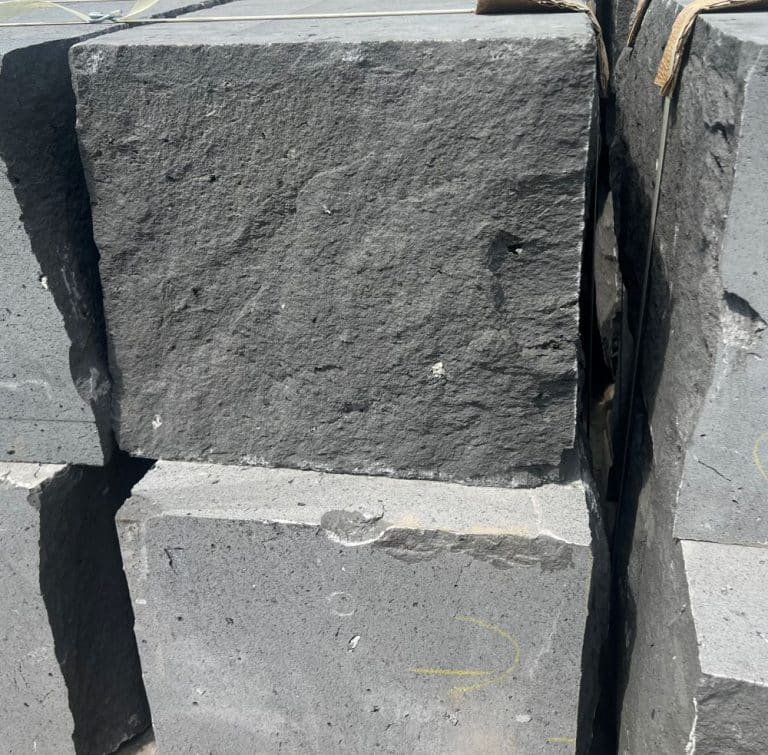 Naturstein Basalt Quader Deutschlandweiter Versand