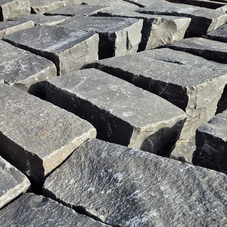 Basalt Naturstein Pflasterstein anthrazit